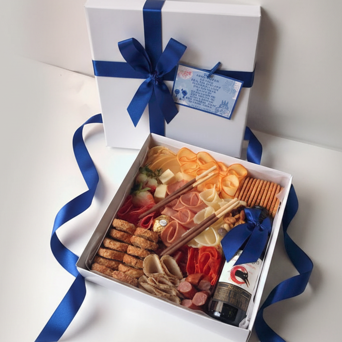 Luxury Cheese & Charcuterie Board with Gato Negro Wine / Pereria ...